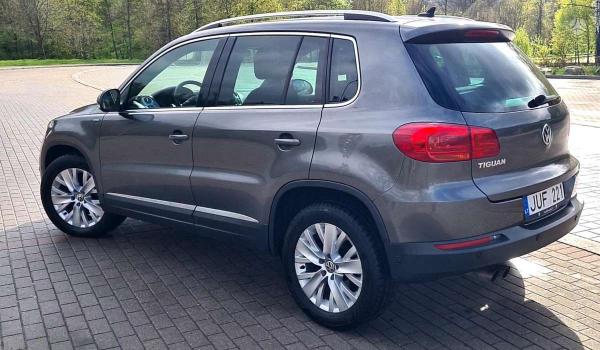 Pelēks Volkswagen Tiguan 2014 Viļņa, ar dzinēja tilpumu 1.97 L un nobraukumu 382 tūkst. km par 7890 €, foto 4 vietnē AUTOMOTO.COM.LV