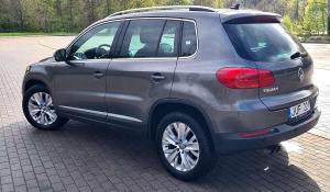 Grey Volkswagen Tiguan 2014 in Vilnius, with an engine capacity of 1.97 L and mileage of 382 thousand km for 7890 €, photo 5 on AUTOMOTO.COM.LV