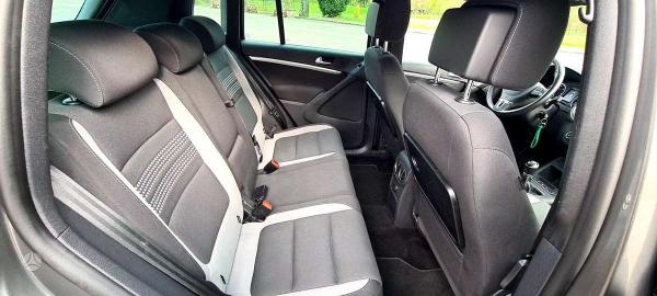 Pelēks Volkswagen Tiguan 2014 Viļņa, ar dzinēja tilpumu 1.97 L un nobraukumu 382 tūkst. km par 7890 €, foto 7 vietnē AUTOMOTO.COM.LV