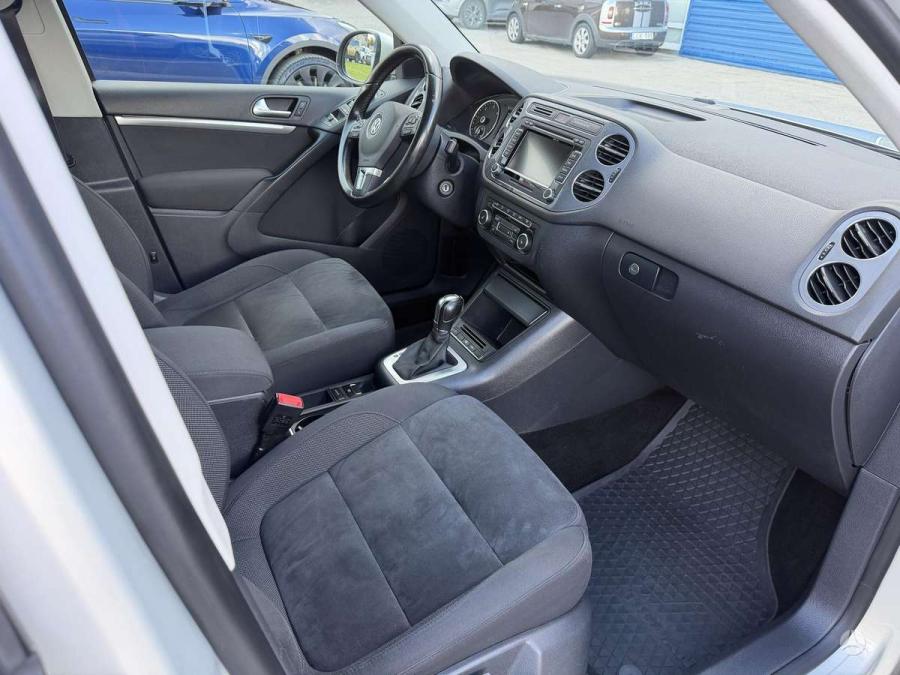 Grey Volkswagen Tiguan 2014 in Kaunas, with an engine capacity of 1.97 L and mileage of 220 thousand km for 9800 €, photo 10 on AUTOMOTO.COM.LV