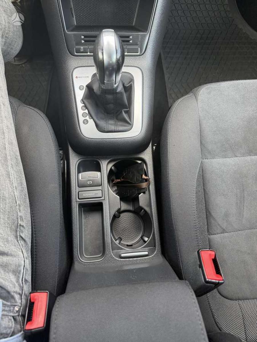 Grey Volkswagen Tiguan 2014 in Kaunas, with an engine capacity of 1.97 L and mileage of 220 thousand km for 9800 €, photo 14 on AUTOMOTO.COM.LV