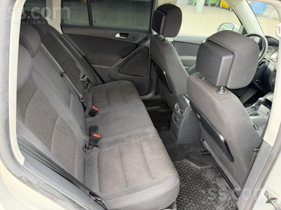 Pelēks Volkswagen Tiguan 2014 Rīga, ar dzinēja tilpumu 2.00 L un nobraukumu 230 tūkst. km par 8900 €, foto 17 vietnē AUTOMOTO.COM.LV