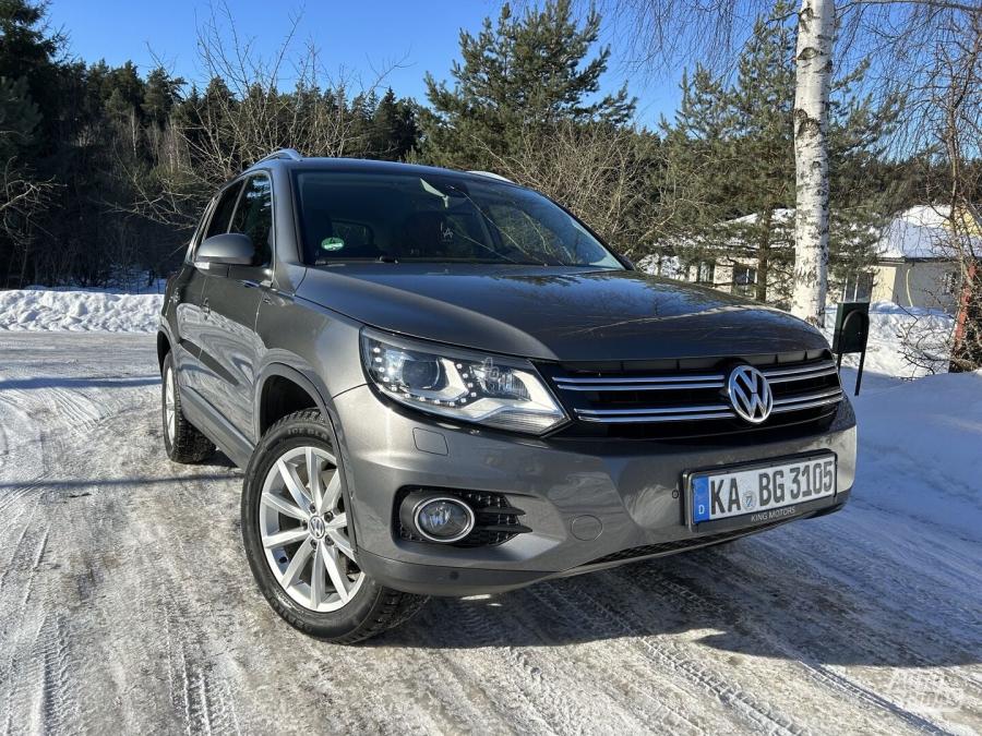 Pelēks Volkswagen Tiguan 2015 Viļņa, ar dzinēja tilpumu 2.00 L un nobraukumu 289 tūkst. km par 9999 €, foto 1 vietnē AUTOMOTO.COM.LV