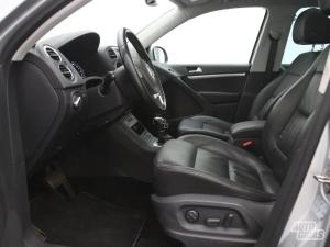 Pelēks Volkswagen Tiguan 2015 Viļņa, ar dzinēja tilpumu 2.00 L un nobraukumu 192 tūkst. km par 12999 €, foto 5 vietnē AUTOMOTO.COM.LV
