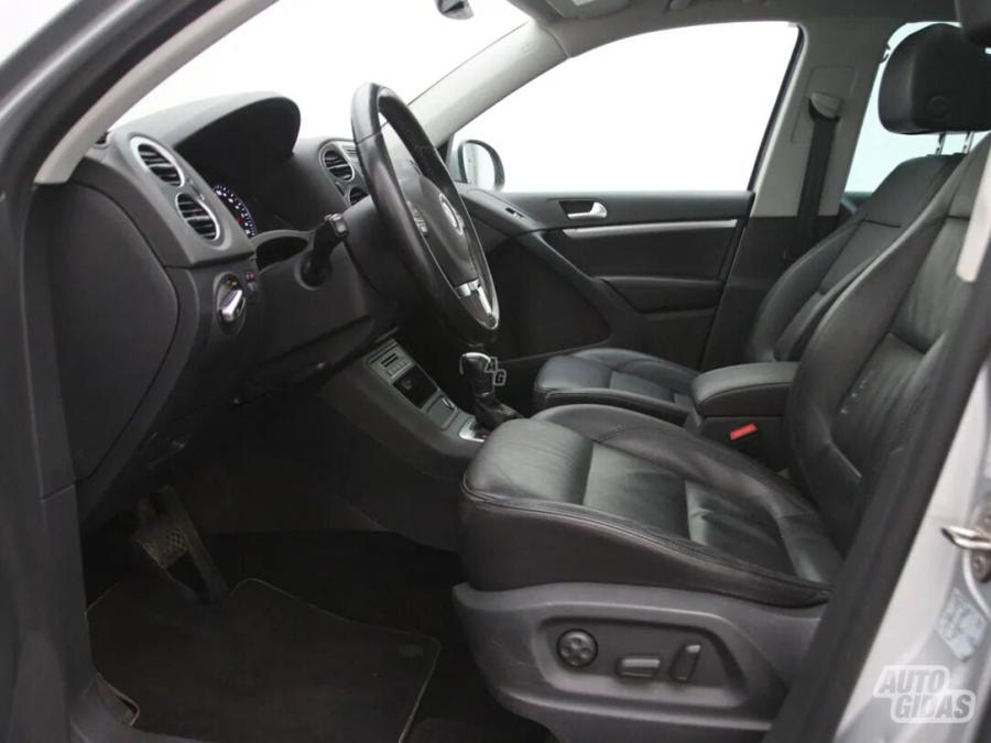 Pelēks Volkswagen Tiguan 2015 Viļņa, ar dzinēja tilpumu 2.00 L un nobraukumu 192 tūkst. km par 12999 €, foto 5 vietnē AUTOMOTO.COM.LV