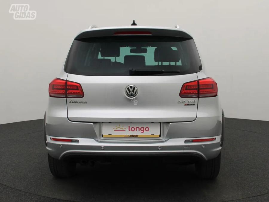 Pelēks Volkswagen Tiguan 2015 Viļņa, ar dzinēja tilpumu 2.00 L un nobraukumu 192 tūkst. km par 12999 €, foto 6 vietnē AUTOMOTO.COM.LV