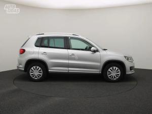 Pelēks Volkswagen Tiguan 2015 Viļņa, ar dzinēja tilpumu 2.00 L un nobraukumu 192 tūkst. km par 12999 €, foto 10 vietnē AUTOMOTO.COM.LV