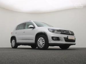 Pelēks Volkswagen Tiguan 2015 Viļņa, ar dzinēja tilpumu 2.00 L un nobraukumu 192 tūkst. km par 12999 €, foto 12 vietnē AUTOMOTO.COM.LV