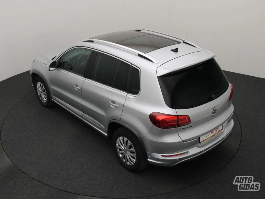 Pelēks Volkswagen Tiguan 2015 Viļņa, ar dzinēja tilpumu 2.00 L un nobraukumu 192 tūkst. km par 12999 €, foto 13 vietnē AUTOMOTO.COM.LV