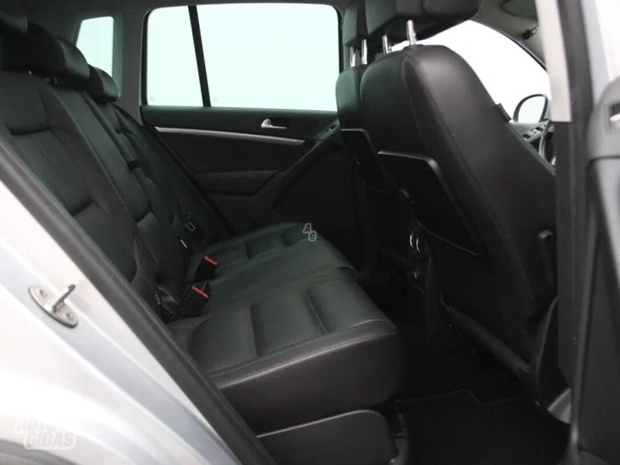 Pelēks Volkswagen Tiguan 2015 Viļņa, ar dzinēja tilpumu 2.00 L un nobraukumu 192 tūkst. km par 12999 €, foto 16 vietnē AUTOMOTO.COM.LV