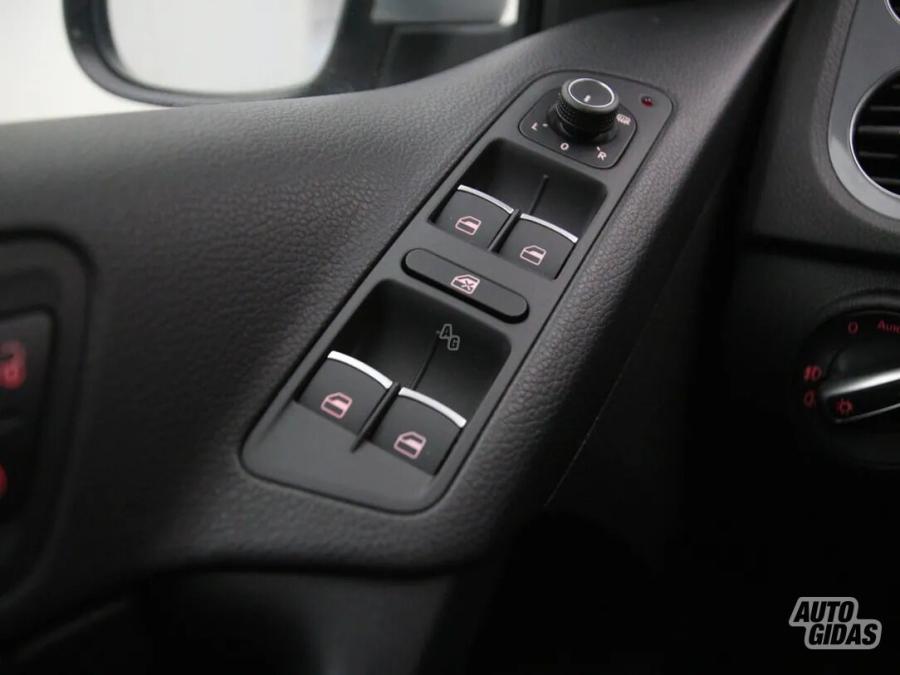 Pelēks Volkswagen Tiguan 2015 Viļņa, ar dzinēja tilpumu 2.00 L un nobraukumu 192 tūkst. km par 12999 €, foto 26 vietnē AUTOMOTO.COM.LV