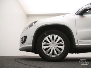 Pelēks Volkswagen Tiguan 2015 Viļņa, ar dzinēja tilpumu 2.00 L un nobraukumu 192 tūkst. km par 12999 €, foto 28 vietnē AUTOMOTO.COM.LV