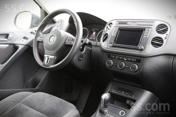 Pelēks Volkswagen Tiguan 2015 Rīga, ar dzinēja tilpumu 1.40 L un nobraukumu 241 tūkst. km par 9495 €, foto 10 vietnē AUTOMOTO.COM.LV