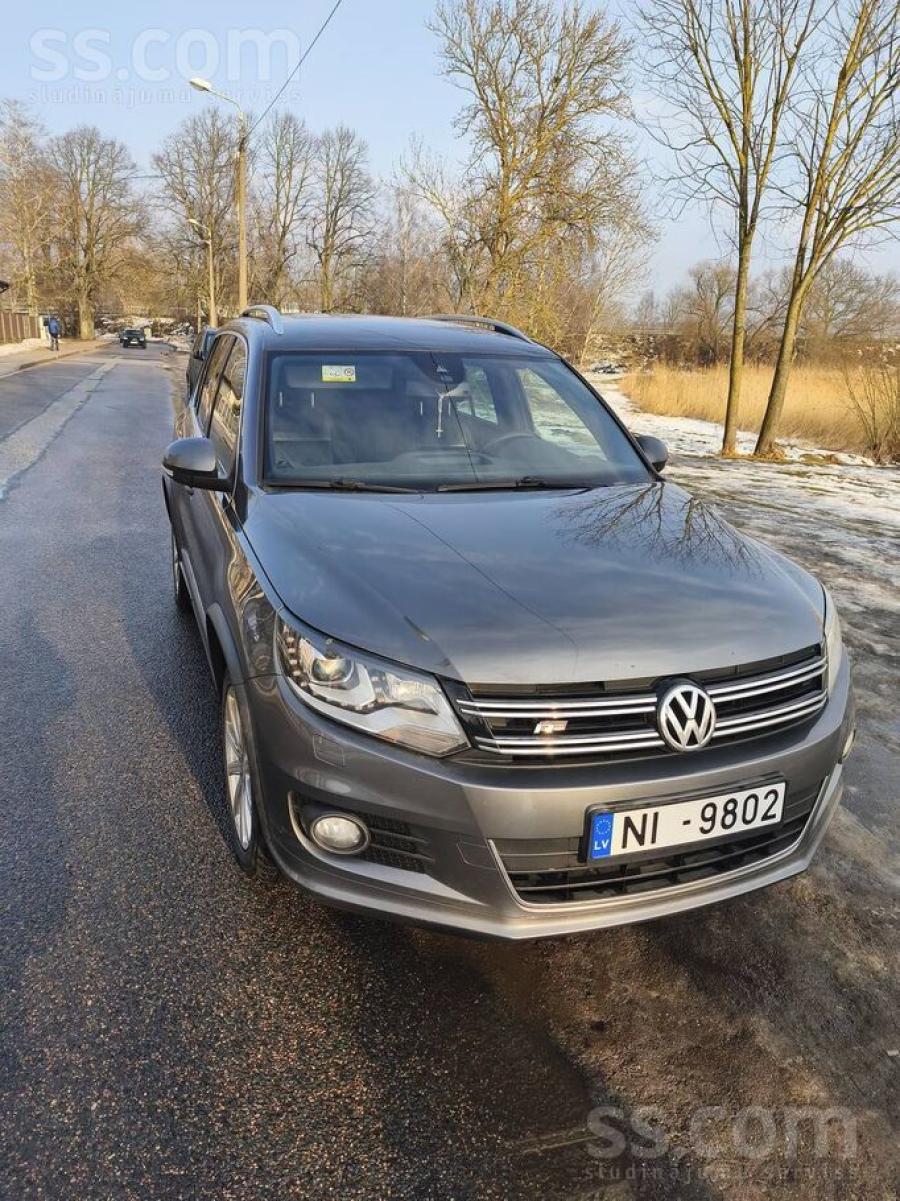 Pelēks Volkswagen Tiguan 2015 Rīga, ar dzinēja tilpumu 2.00 L un nobraukumu 210 tūkst. km par 12900 €, foto 1 vietnē AUTOMOTO.COM.LV
