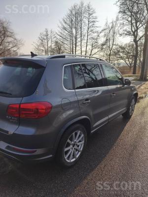 Pelēks Volkswagen Tiguan 2015 Rīga, ar dzinēja tilpumu 2.00 L un nobraukumu 210 tūkst. km par 12900 €, foto 4 vietnē AUTOMOTO.COM.LV