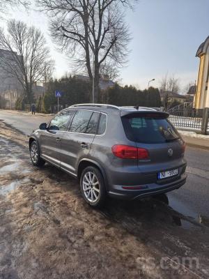 Pelēks Volkswagen Tiguan 2015 Rīga, ar dzinēja tilpumu 2.00 L un nobraukumu 210 tūkst. km par 12900 €, foto 6 vietnē AUTOMOTO.COM.LV