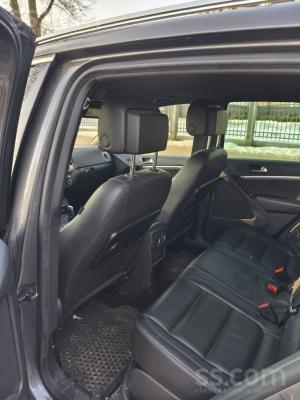 Pelēks Volkswagen Tiguan 2015 Rīga, ar dzinēja tilpumu 2.00 L un nobraukumu 210 tūkst. km par 12900 €, foto 8 vietnē AUTOMOTO.COM.LV
