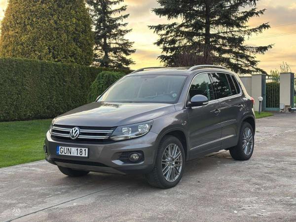 Pelēks Volkswagen Tiguan 2015 Viļņa, ar dzinēja tilpumu 1.98 L un nobraukumu 112 tūkst. km par 9999 €, foto 1 vietnē AUTOMOTO.COM.LV