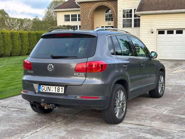 Pelēks Volkswagen Tiguan 2015 Viļņa, ar dzinēja tilpumu 1.98 L un nobraukumu 112 tūkst. km par 9999 €, foto 3 vietnē AUTOMOTO.COM.LV