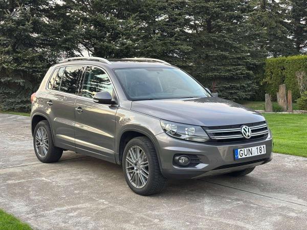 Pelēks Volkswagen Tiguan 2015 Viļņa, ar dzinēja tilpumu 1.98 L un nobraukumu 112 tūkst. km par 9999 €, foto 4 vietnē AUTOMOTO.COM.LV