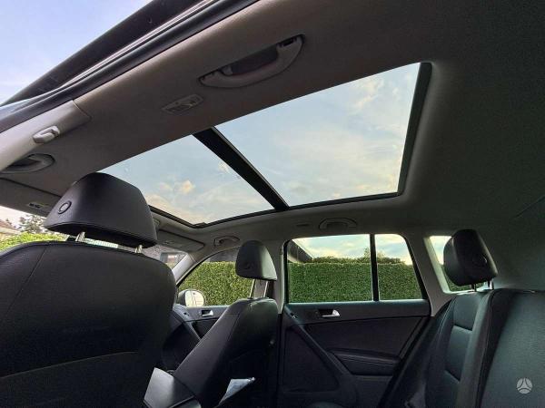 Pelēks Volkswagen Tiguan 2015 Viļņa, ar dzinēja tilpumu 1.98 L un nobraukumu 112 tūkst. km par 9999 €, foto 6 vietnē AUTOMOTO.COM.LV