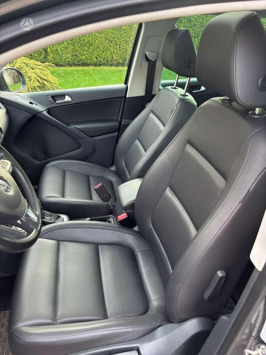 Pelēks Volkswagen Tiguan 2015 Viļņa, ar dzinēja tilpumu 1.98 L un nobraukumu 112 tūkst. km par 9999 €, foto 9 vietnē AUTOMOTO.COM.LV