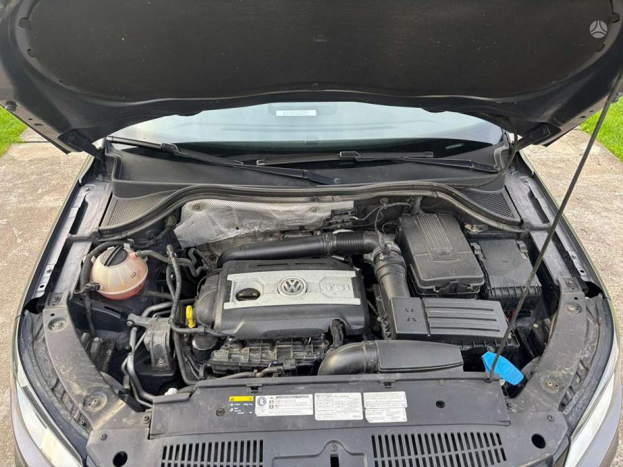Pelēks Volkswagen Tiguan 2015 Viļņa, ar dzinēja tilpumu 1.98 L un nobraukumu 112 tūkst. km par 9999 €, foto 10 vietnē AUTOMOTO.COM.LV