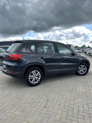 Pelēks Volkswagen Tiguan 2015 Kauņa, ar dzinēja tilpumu 1.40 L un nobraukumu 230 tūkst. km par 8799 €, foto 9 vietnē AUTOMOTO.COM.LV