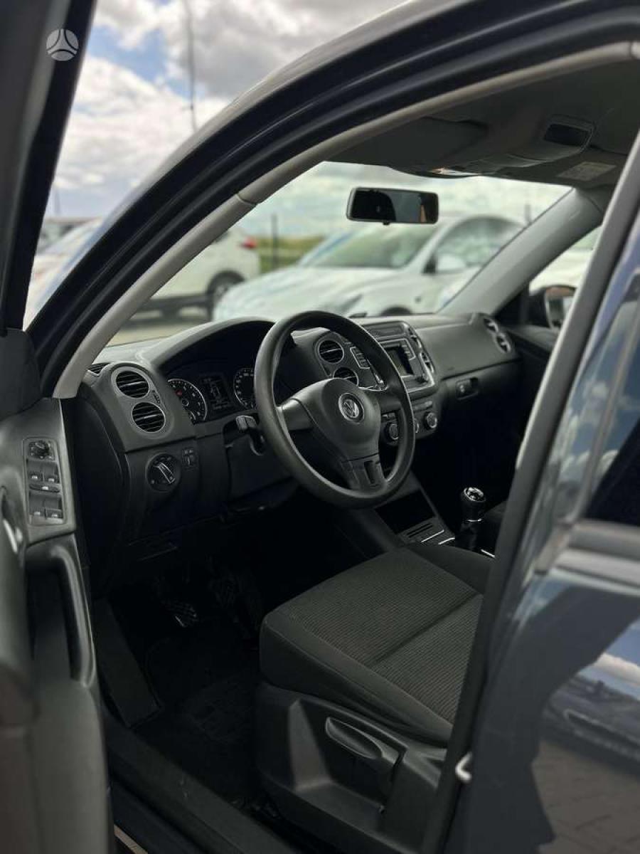 Pelēks Volkswagen Tiguan 2015 Kauņa, ar dzinēja tilpumu 1.40 L un nobraukumu 230 tūkst. km par 8799 €, foto 16 vietnē AUTOMOTO.COM.LV