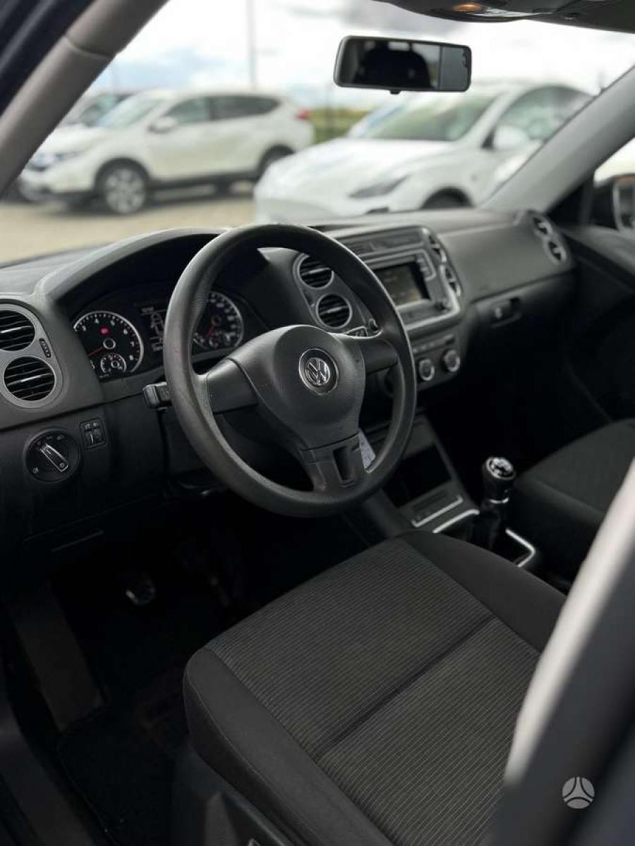 Pelēks Volkswagen Tiguan 2015 Kauņa, ar dzinēja tilpumu 1.40 L un nobraukumu 230 tūkst. km par 8799 €, foto 17 vietnē AUTOMOTO.COM.LV