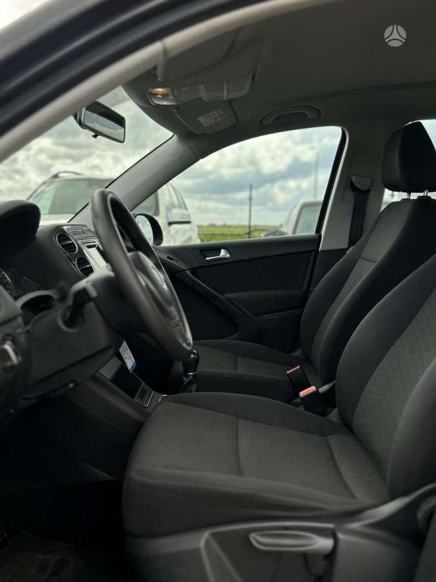 Pelēks Volkswagen Tiguan 2015 Kauņa, ar dzinēja tilpumu 1.40 L un nobraukumu 230 tūkst. km par 8799 €, foto 18 vietnē AUTOMOTO.COM.LV
