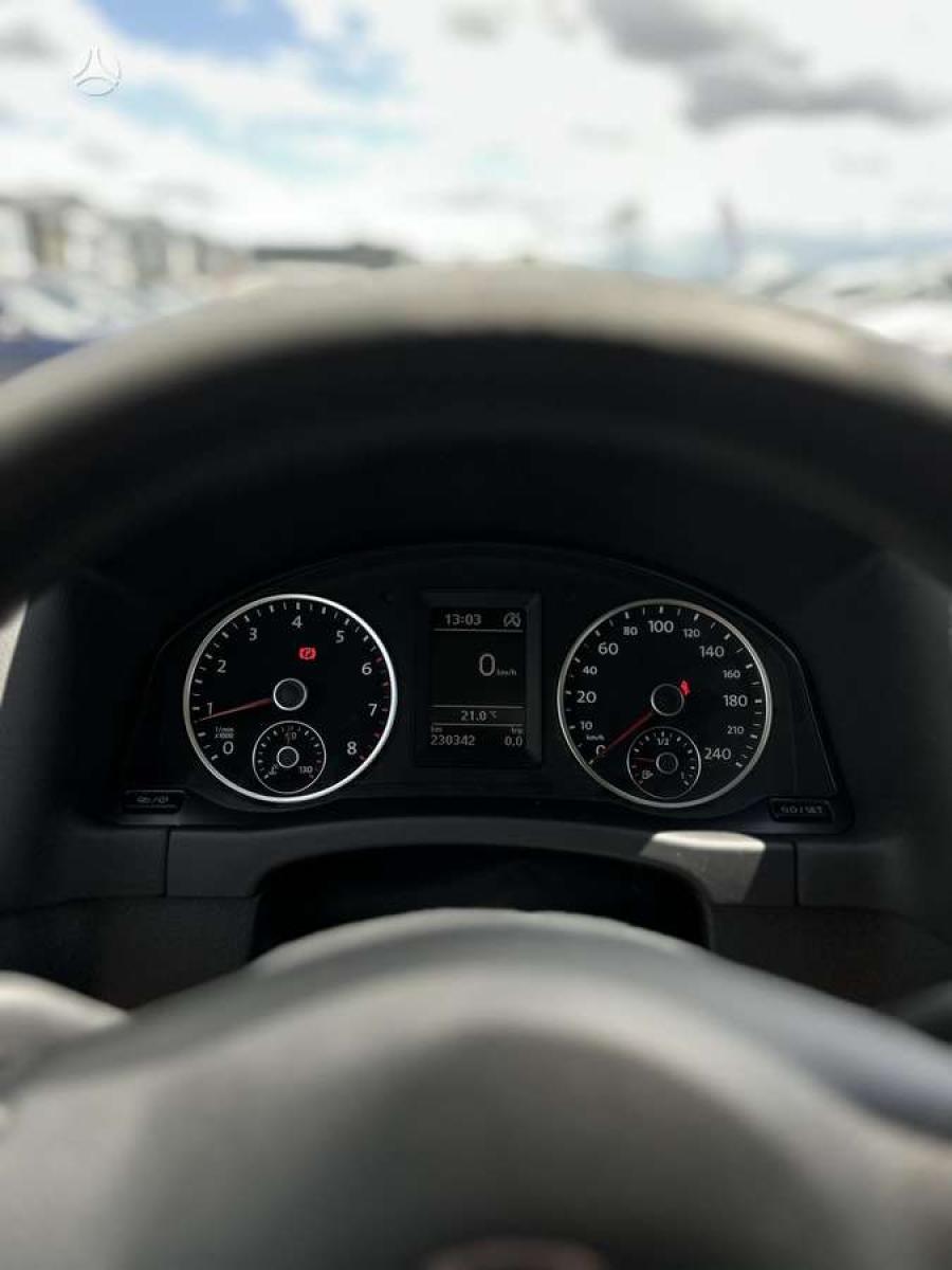 Pelēks Volkswagen Tiguan 2015 Kauņa, ar dzinēja tilpumu 1.40 L un nobraukumu 230 tūkst. km par 8799 €, foto 19 vietnē AUTOMOTO.COM.LV