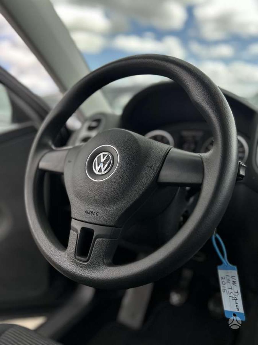 Pelēks Volkswagen Tiguan 2015 Kauņa, ar dzinēja tilpumu 1.40 L un nobraukumu 230 tūkst. km par 8799 €, foto 20 vietnē AUTOMOTO.COM.LV