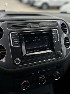 Pelēks Volkswagen Tiguan 2015 Kauņa, ar dzinēja tilpumu 1.40 L un nobraukumu 230 tūkst. km par 8799 €, foto 24 vietnē AUTOMOTO.COM.LV