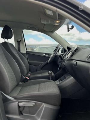 Pelēks Volkswagen Tiguan 2015 Kauņa, ar dzinēja tilpumu 1.40 L un nobraukumu 230 tūkst. km par 8799 €, foto 30 vietnē AUTOMOTO.COM.LV