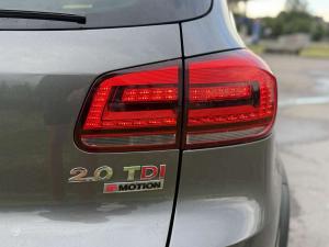 Grey Volkswagen Tiguan 2015 in Vilnius, with an engine capacity of 1.97 L and mileage of 255 thousand km for 11500 €, photo 13 on AUTOMOTO.COM.LV