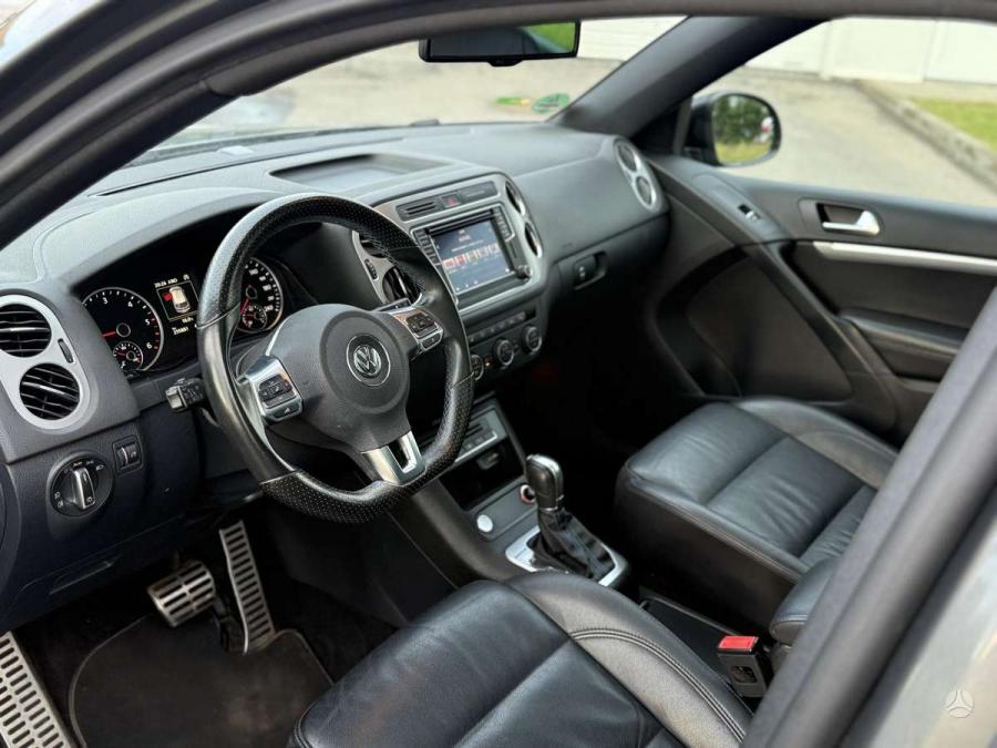Grey Volkswagen Tiguan 2015 in Vilnius, with an engine capacity of 1.97 L and mileage of 255 thousand km for 11500 €, photo 15 on AUTOMOTO.COM.LV