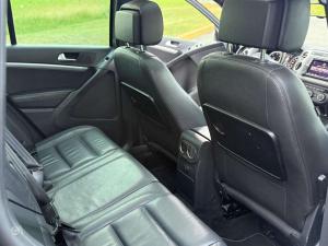 Grey Volkswagen Tiguan 2015 in Vilnius, with an engine capacity of 1.97 L and mileage of 255 thousand km for 11500 €, photo 19 on AUTOMOTO.COM.LV