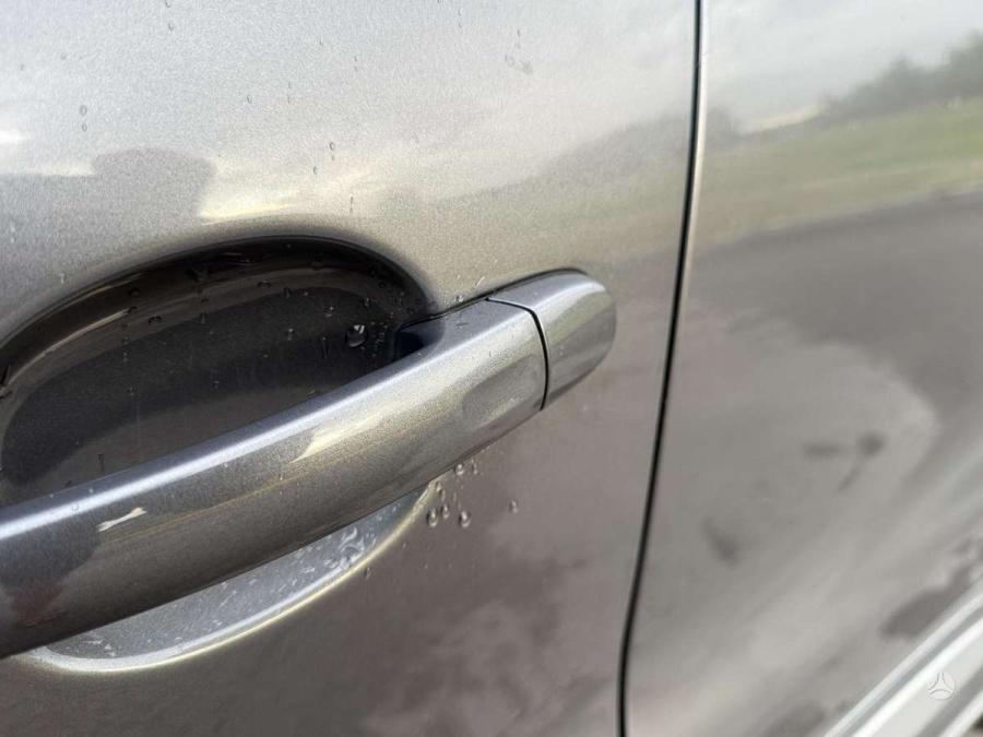 Grey Volkswagen Tiguan 2015 in Vilnius, with an engine capacity of 1.97 L and mileage of 255 thousand km for 11500 €, photo 25 on AUTOMOTO.COM.LV