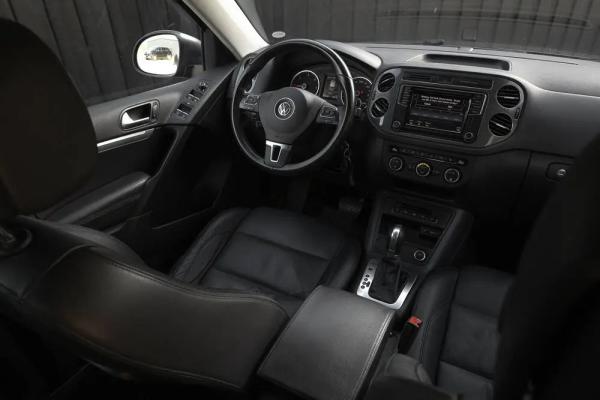 Pelēks Volkswagen Tiguan 2015 Jelgava, ar dzinēja tilpumu 2.00 L un nobraukumu 255 tūkst. km par 11900 €, foto 9 vietnē AUTOMOTO.COM.LV