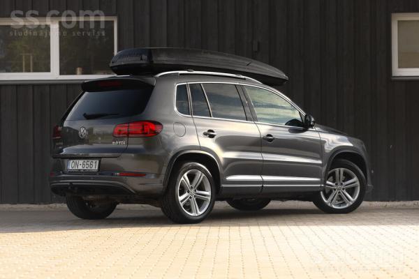 Pelēks Volkswagen Tiguan 2015 Jelgava, ar dzinēja tilpumu 2.00 L un nobraukumu 255 tūkst. km par 11900 €, foto 4 vietnē AUTOMOTO.COM.LV