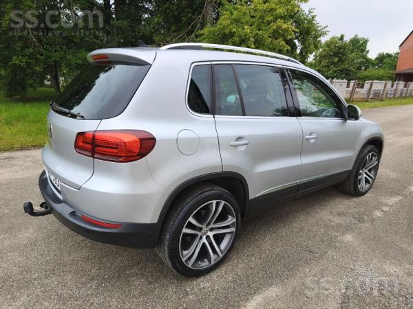 Pelēks Volkswagen Tiguan 2015 Liepāja, ar dzinēja tilpumu 2.00 L un nobraukumu 266 tūkst. km par 12500 €, foto 4 vietnē AUTOMOTO.COM.LV