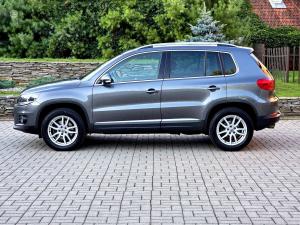 Grey Volkswagen Tiguan 2015 in Kedainiai, with an engine capacity of 1.97 L and mileage of 260 thousand km for 10500 €, photo 6 on AUTOMOTO.COM.LV