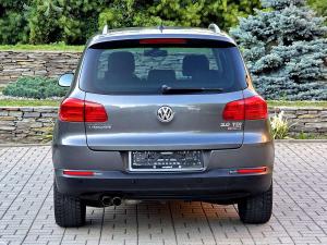 Grey Volkswagen Tiguan 2015 in Kedainiai, with an engine capacity of 1.97 L and mileage of 260 thousand km for 10500 €, photo 9 on AUTOMOTO.COM.LV