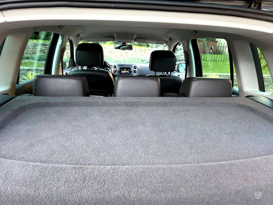 Grey Volkswagen Tiguan 2015 in Kedainiai, with an engine capacity of 1.97 L and mileage of 260 thousand km for 10500 €, photo 24 on AUTOMOTO.COM.LV