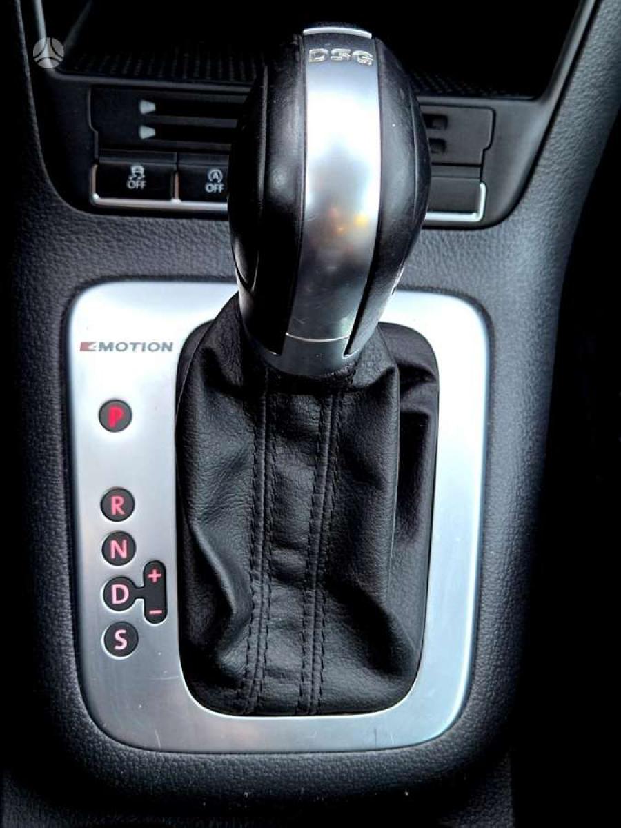 Grey Volkswagen Tiguan 2015 in Kedainiai, with an engine capacity of 1.97 L and mileage of 260 thousand km for 10500 €, photo 38 on AUTOMOTO.COM.LV