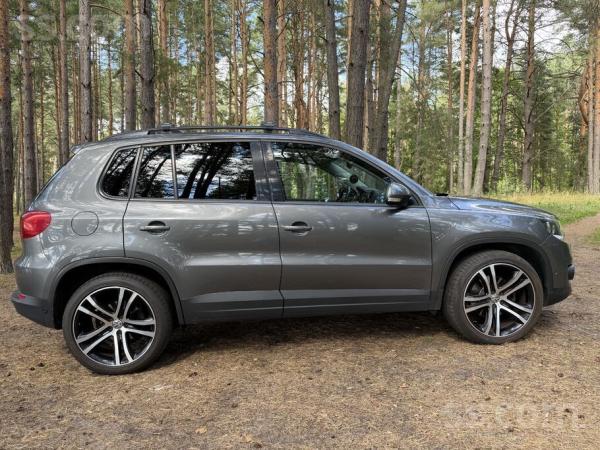 Grey Volkswagen Tiguan 2015 in Daugavpils, with an engine capacity of 1.40 L and mileage of 110 thousand km for 9950 €, photo 4 on AUTOMOTO.COM.LV