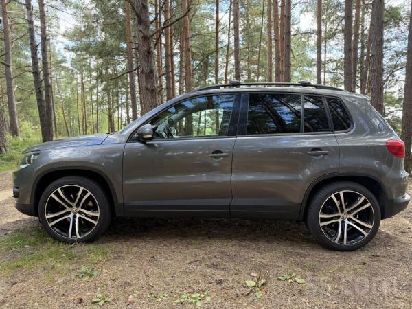 Grey Volkswagen Tiguan 2015 in Daugavpils, with an engine capacity of 1.40 L and mileage of 110 thousand km for 9950 €, photo 8 on AUTOMOTO.COM.LV