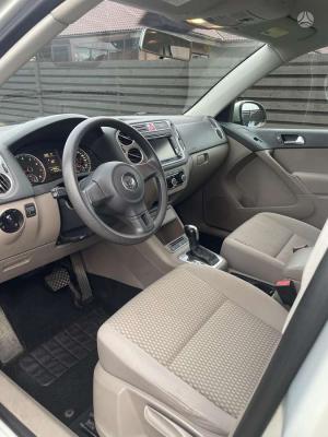 Pelēks Volkswagen Tiguan 2015 Klaipėda, ar dzinēja tilpumu 1.98 L un nobraukumu 198 tūkst. km par 7500 €, foto 4 vietnē AUTOMOTO.COM.LV