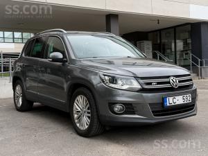 Grey Volkswagen Tiguan 2015 in Valmiera, with an engine capacity of 2.00 L and mileage of 334 thousand km for 7500 €, photo 3 on AUTOMOTO.COM.LV